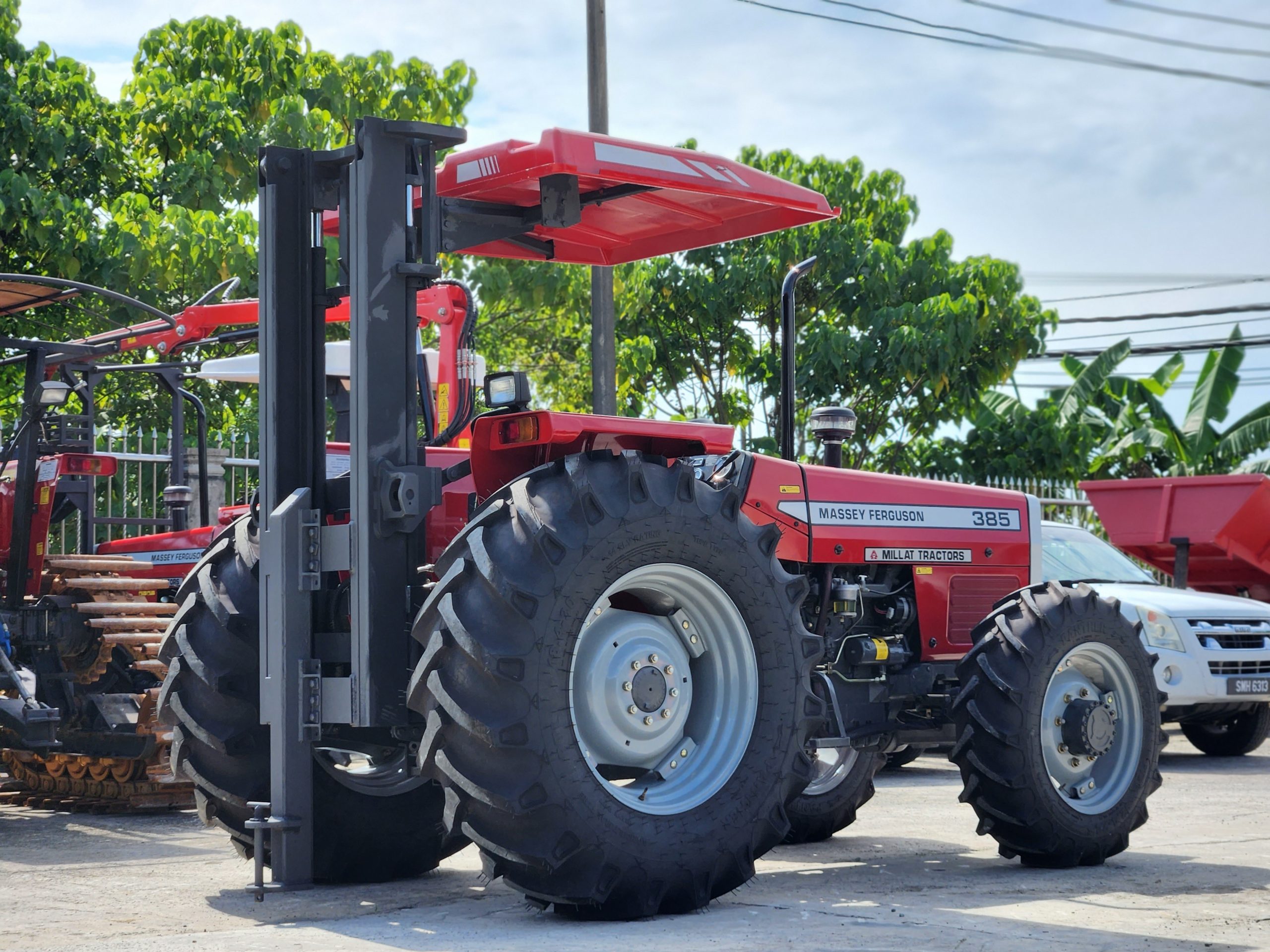 Forklift Boat – ETM Valstar Tractors